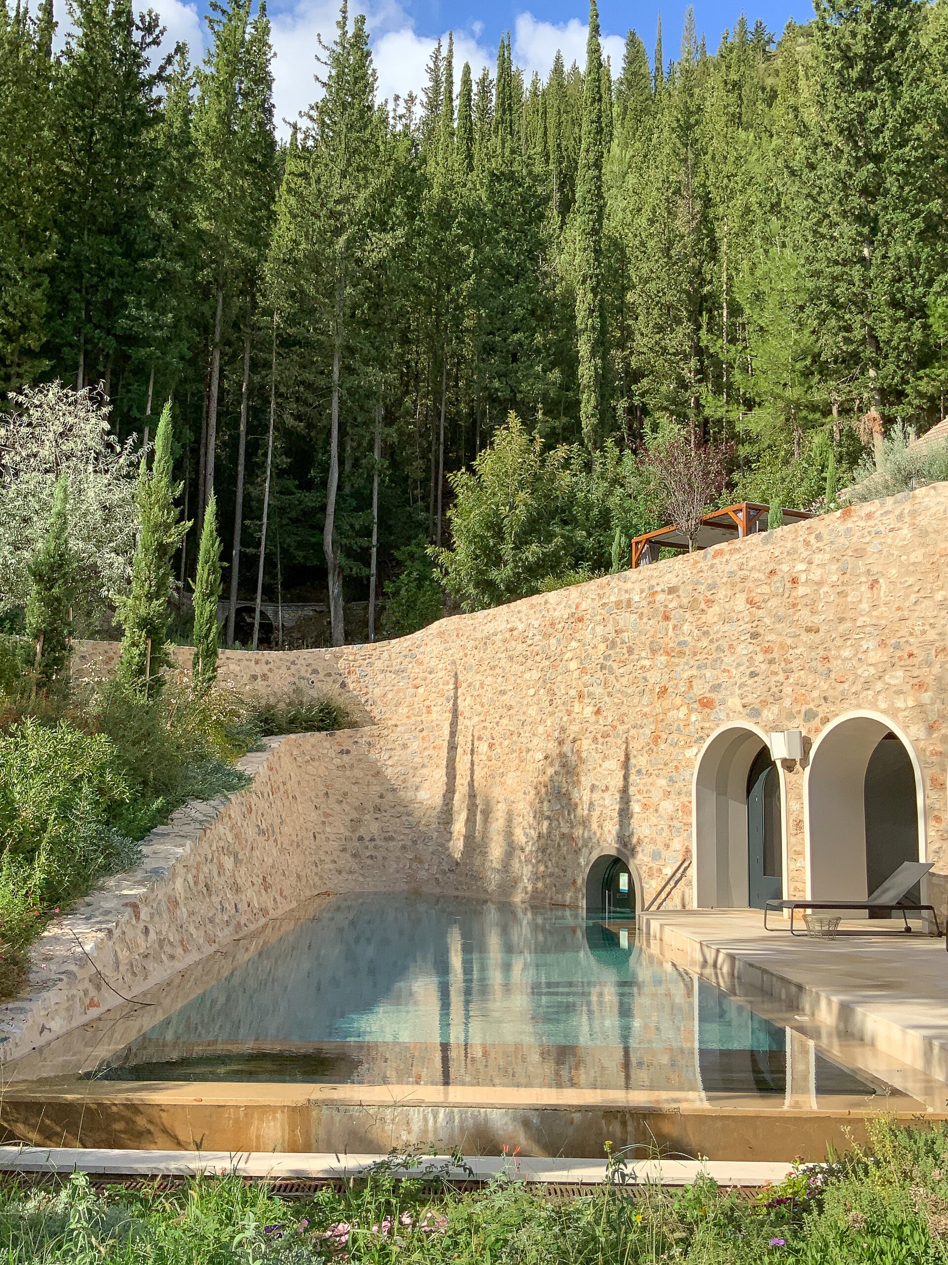Sensational outdoor infinity edge pool | Euphoria Retreat